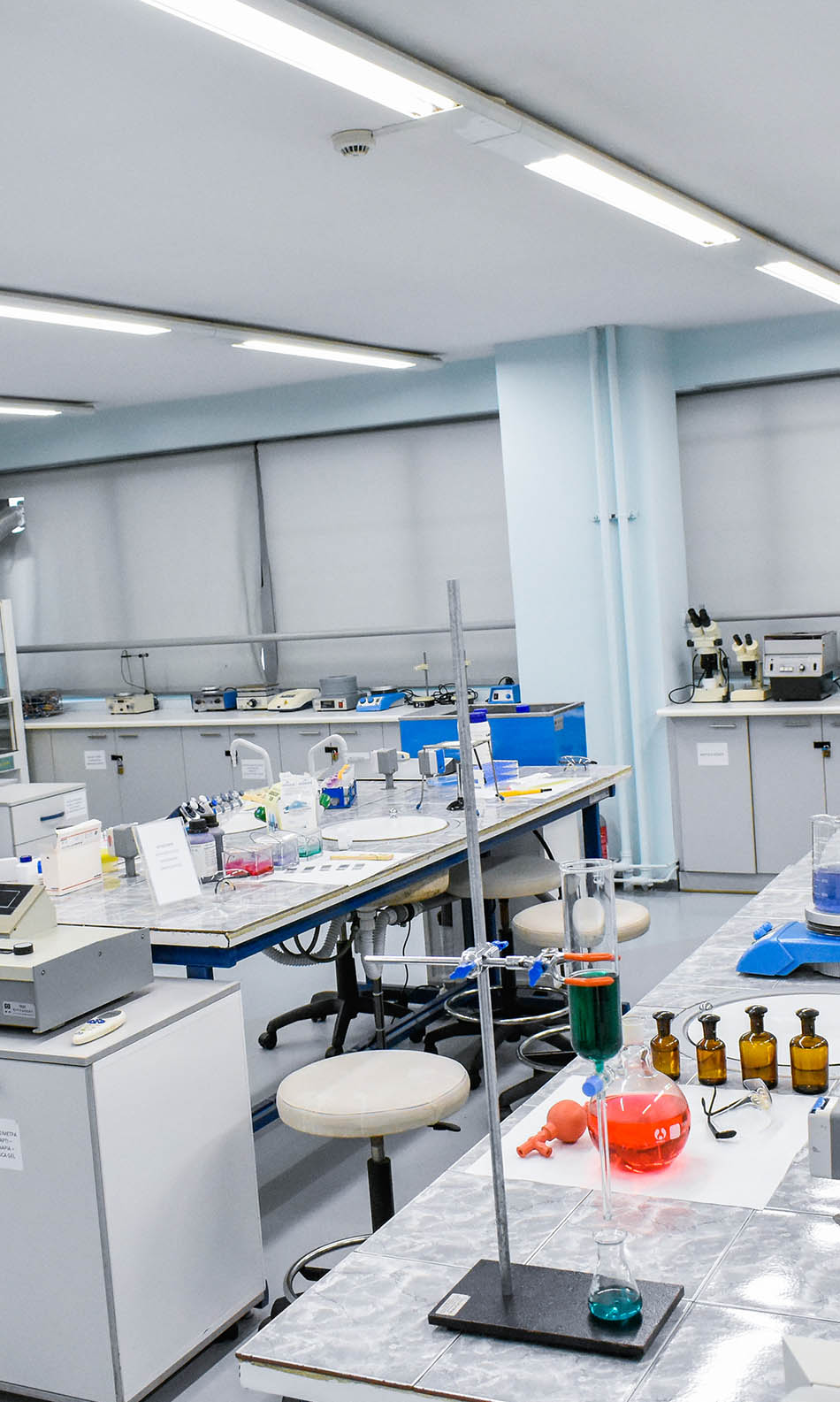 Σπούδασε Φαρμακολογία - Βοηθός Φαρμακείου στο ΙΕΚ ΑΚΜΗ®.