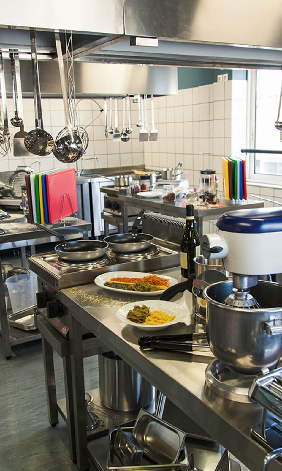 Σχολή Μαγειρικής Chef | Κοντιζας - Ιωαννίδης - Σκαρμούτσος‎